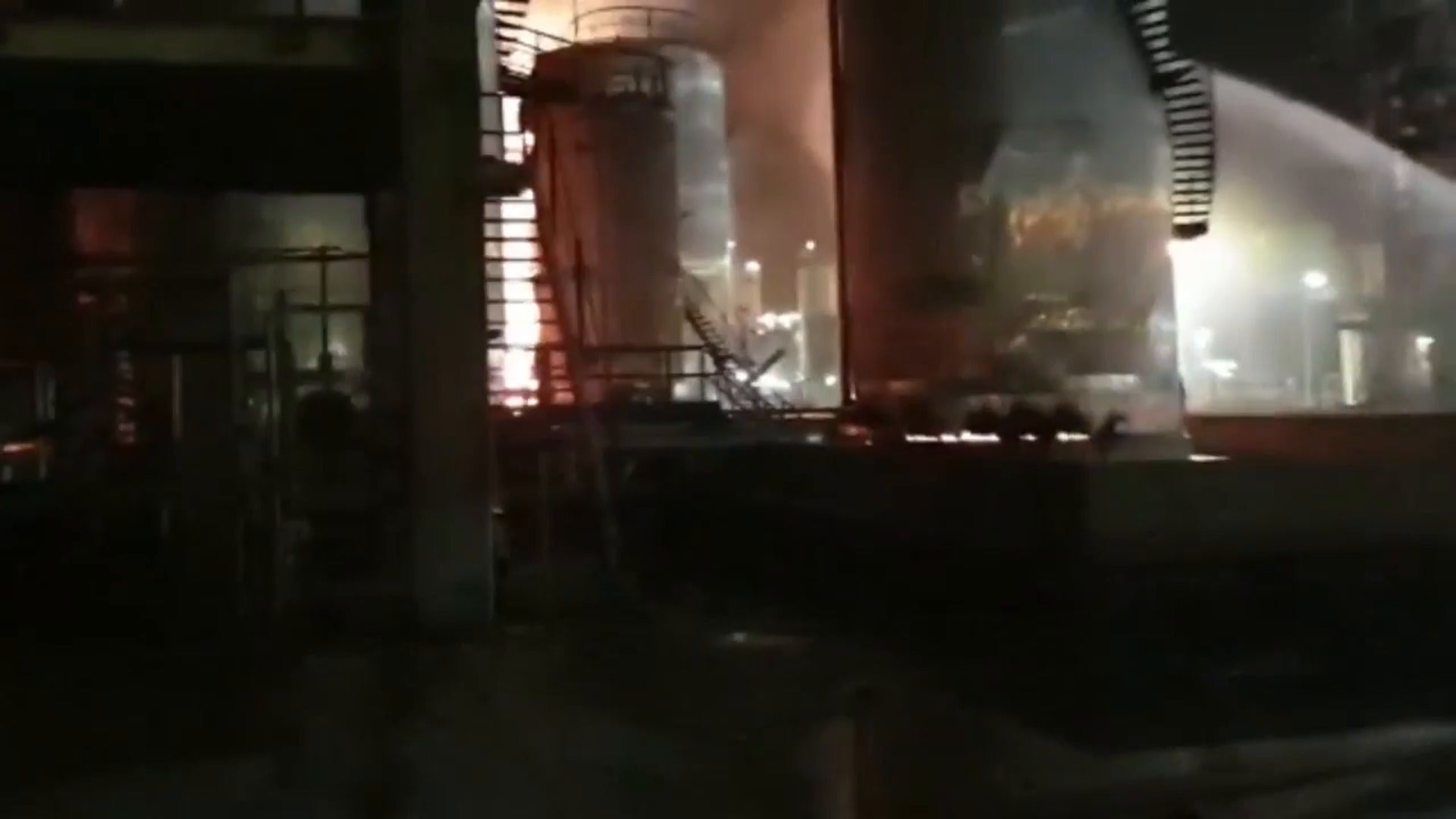 Muere el herido crítico en la explosión de la empresa Iqoxe | El Diario ...