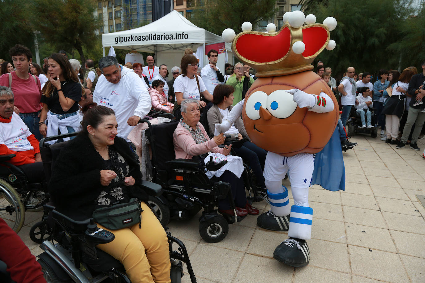 Fotos: Usuarios y familiares celebran las bodas de oro de Aspace | El ...